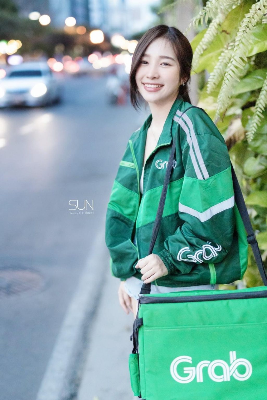 All the cute Food Delivery Girls you can find online - AloRide ...